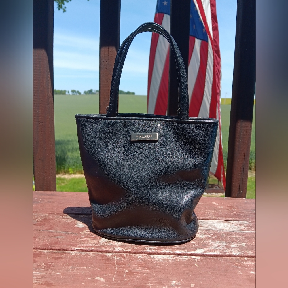 Nine West Little Black Purse - 6" X 7" - Super Cute! - Gem